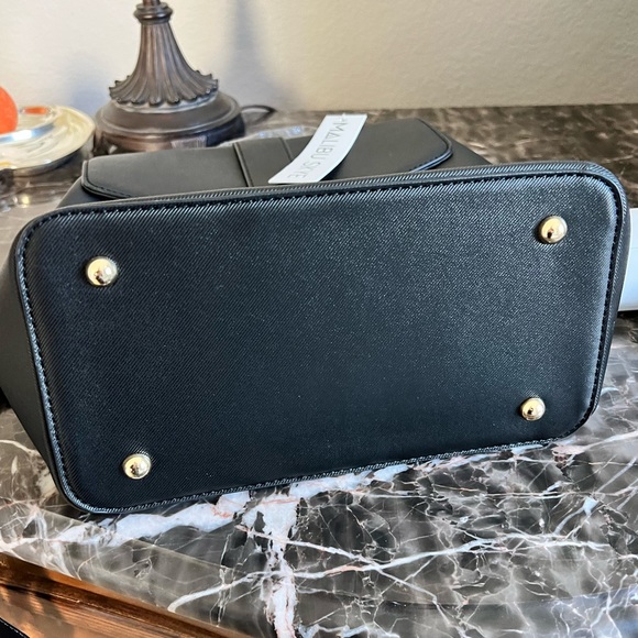 Malibu Skye | Bags | New Malibu Sky Vegan Leather Black Convertible ...